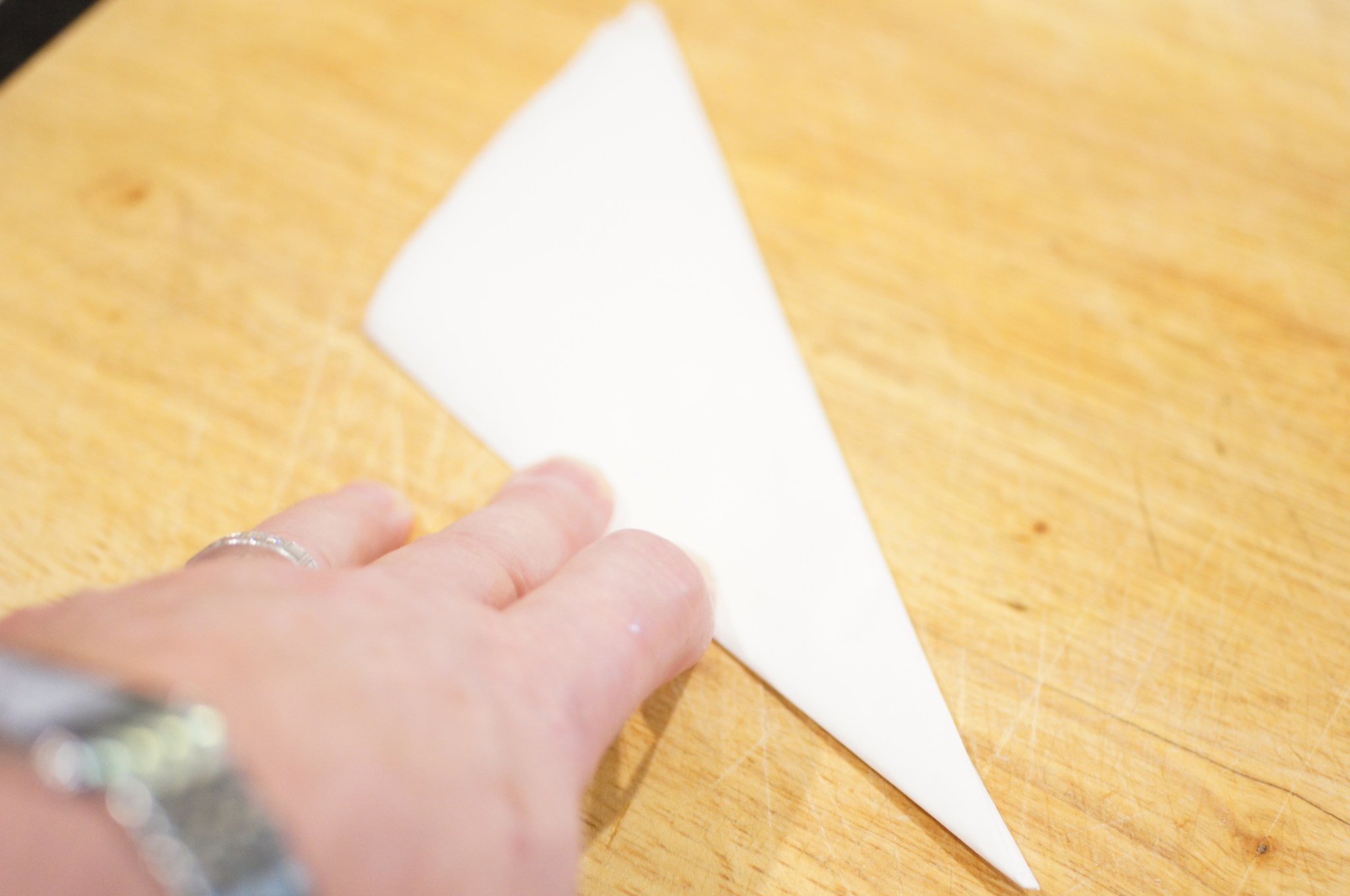How to Make a Parchment Paper Lid (Parchment Cartouche) | REMCooks