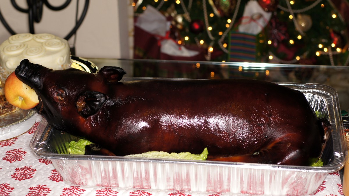 Christmas Dinner and the Suckling Pig | REMCooks